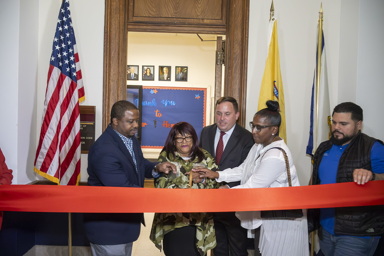 Ribbon Cutting Ceremony Marks Opening of Newark’s Veterans Service ...